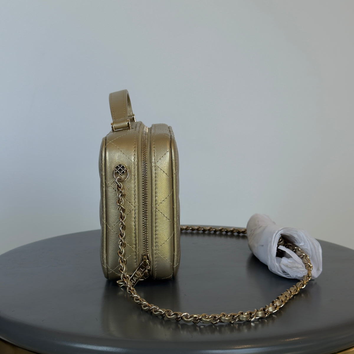 Chanel 22P Top Handle Vanity Case With Mirror | QUEEN MAY