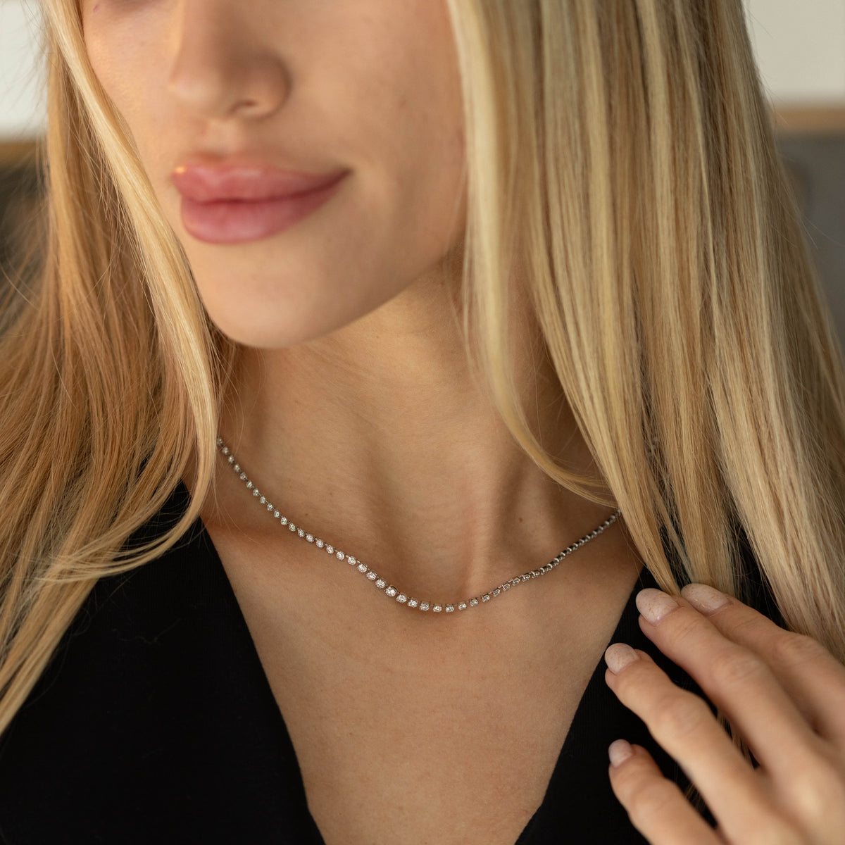 Platinum 5 Carat Round Floating Diamond Graduated Necklace | QUEEN MAY