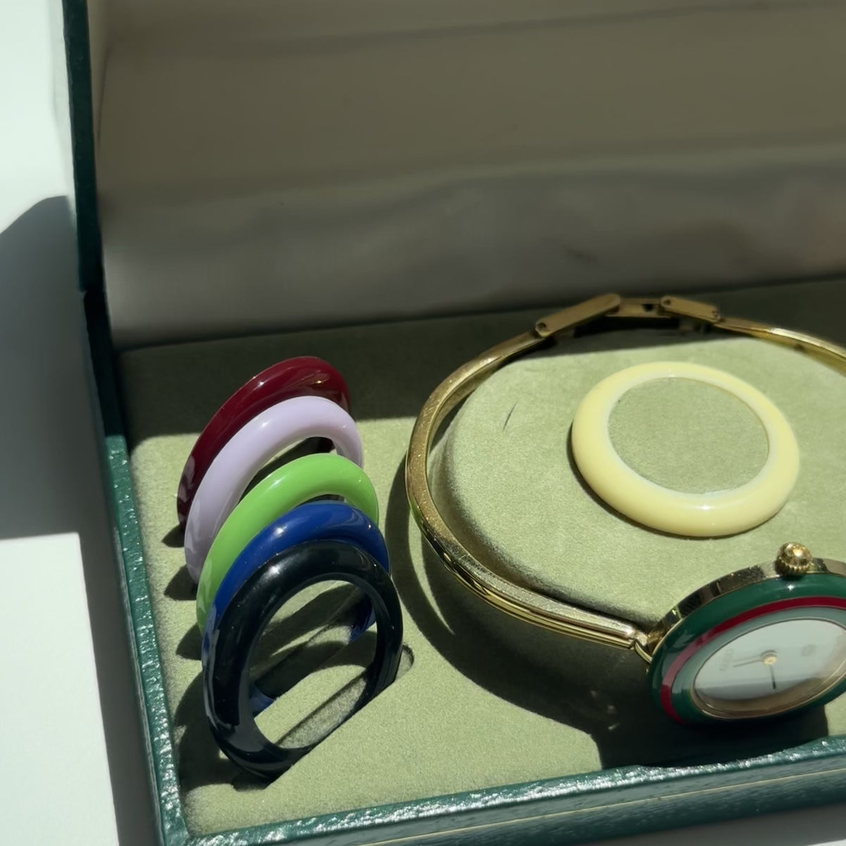 Vintage Gucci Interchangeable Bezel Watch | QUEEN MAY